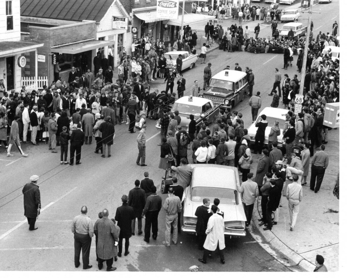 A Portfolio of Early Antioch Images - Common Thread